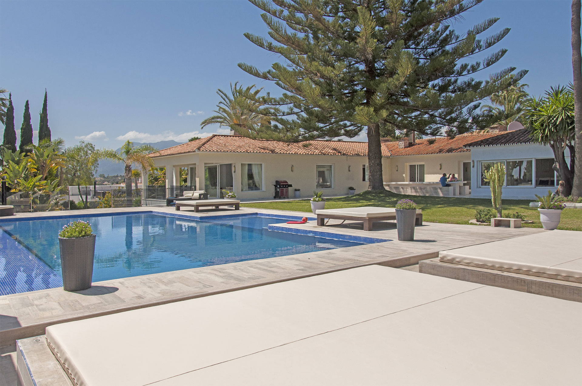 Luxury 8 bedroom villa huge private pool amazing view to the ...